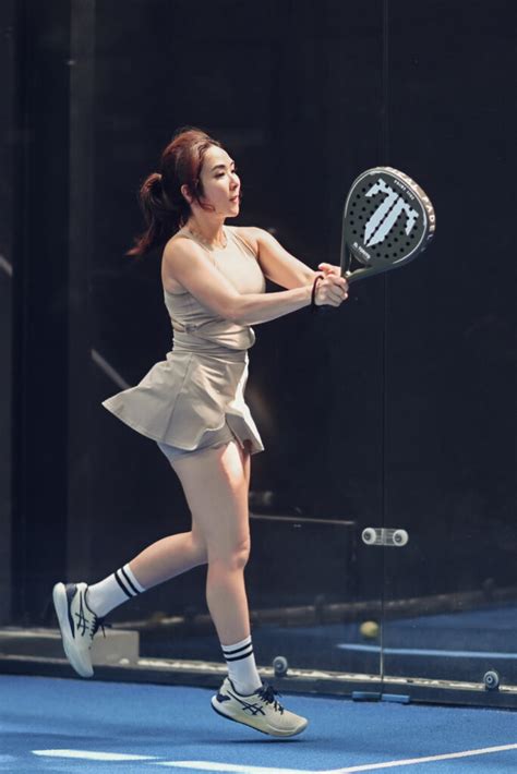 Foto Seksi Gisel Anastasia Main Tenis Dan Squash Dzargon