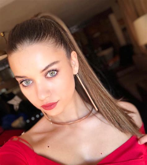 Afra Saracoglu Biography Height And Life Story Super Stars Bio