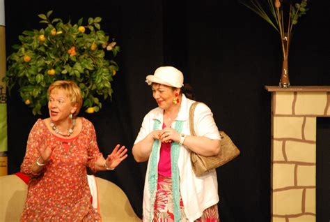 Filles Au Pair Théâtre De La Tour