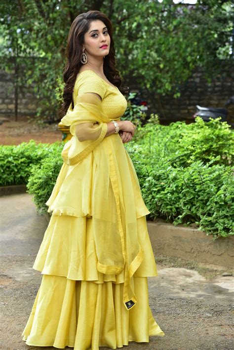 Surbhi Puranik At Dd Returns Bhutala Bangla Press Meet South Indian