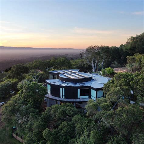 Feldman Architecture Lifts The Sanctuary House Above Silicon Valley Site