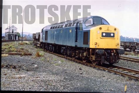 35mm Slide Br British Railway Diesel Loco Class 40 40169 Wakefield 1980
