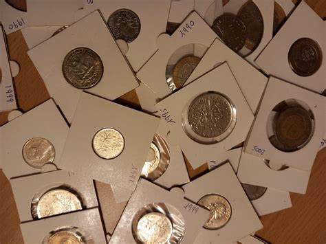 Lot De Pieces De Monnaies Années 90 à 2010 Europeandamérique Gebraucht In Salavaux Für Chf 5