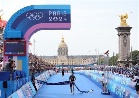 巴黎奧運｜26歲華裔英國選手余力生 鐵人三項賽終點前落後14秒 靠場邊1句話逆風奪冠