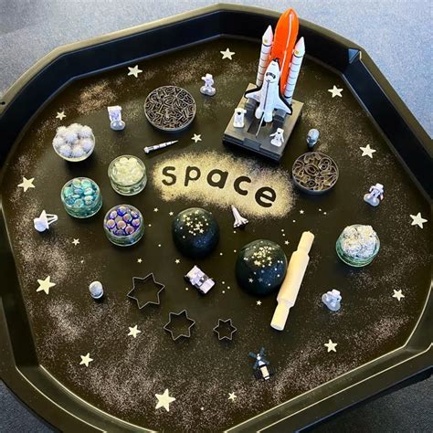 Space Playdough Tuff Tray