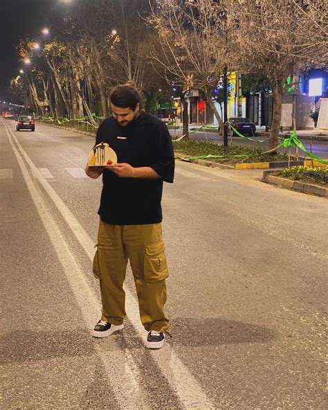 ‎حسین اقاجان زاده😂 ️‎ ‎پدره شما کدومو بیشتر میگه🤔😂💔 روزه تمام پدرای سرزمینم مبارک 🤍🌱 روزه