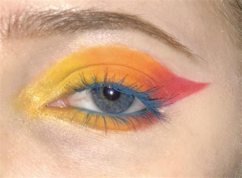 First Time Trying A Sharp Shape For My Eyeshadow Sunset On The Seaaa