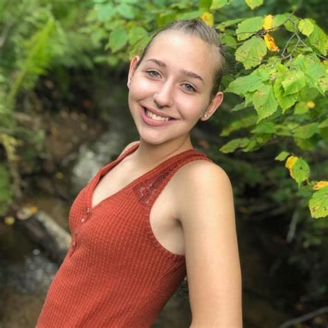 Foto De Cute Teen Orange Top