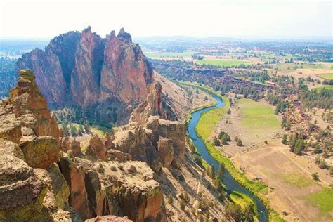 Smith Rock State Park In Bend Oregon Oregon Vacation State Parks Oregon Travel