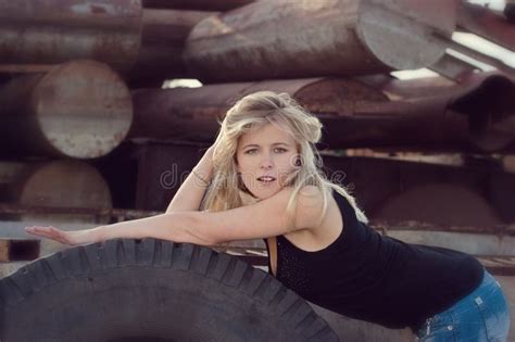 Jeune fille sexuelle image stock Image du sunlight beauté 35963045