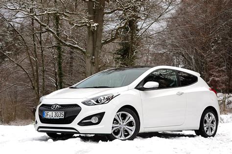 Hyundai I30 3 Türer 2013 Hyunda I30 3 Türer Schrägheck Auto Hd Hintergrundbild Wallpaperbetter