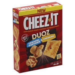 Review Cheez It Duoz Baked Snack Crackers And Popcorn Caramel Popcorn