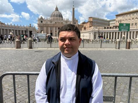 Padre Celebra Eleição De Confrade Agostiniano Como Papa De Olho Na