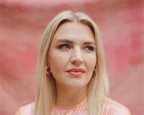 Rebecca Lucys Instagram Twitter And Facebook On Idcrawl