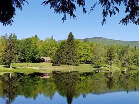 Hapgood Pond Reviews Open Hours Photo Spots Things To Do Wanderboat