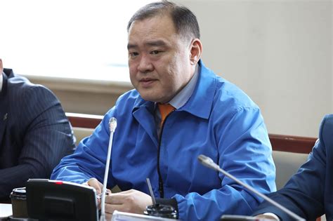 Шүгэл Л Гантөмөр Ядуурал яриад улсынхаа унаж буйг гайхуулаад байдаг Ард түмнийг хэн