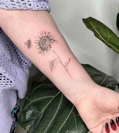 100 Diverse Ideas For Sunflower Tattoos That Are Big On Positivity