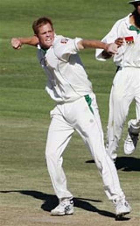 Shaun Pollock Celebrates Dismissing Robert Key