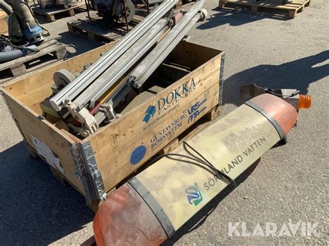 Slipar 2st Och Varnings Skyltar Katrineholm Klaravik Aukti