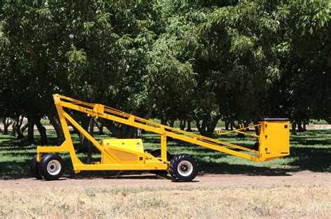 Tree Squirrel Picking And Pruning Towers For Orchard Trees Up To 25 Ft