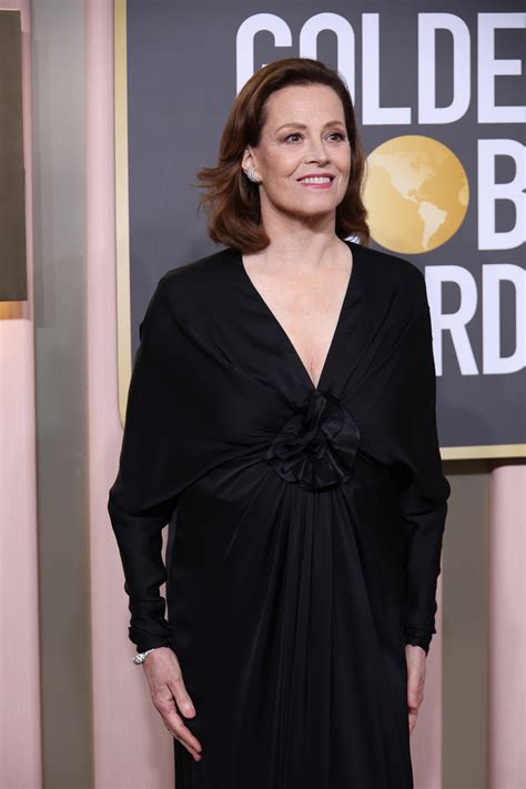 Golden Globes 2023 Sigourney Weaver Dimostra Che Il Minimalismo è Il