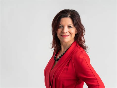 Stephanie Meyer Returns To Lfp Broadcasting