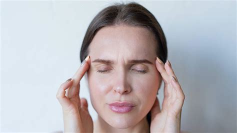 Living With Hemifacial Spasm Expert Surgeon Aaron Cohen Gadol Md