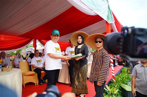 Sambut Peringatan Hut Kabupaten Muba Ke 68 Pemkab Muba Undang Fashion Show Burung Cendrawasih