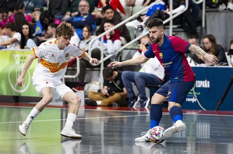 Virgili Barcelona Homenaje A Juanjo Catela Y Un Carnavalero De Speaker