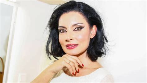 Gregor Bernadett új Vizekre Evez