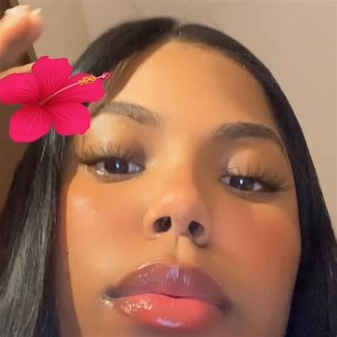 Emely Emely125 • Threads Say More