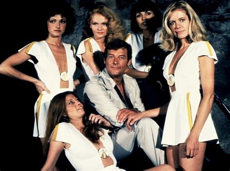 James Bond Girls Wallpaper