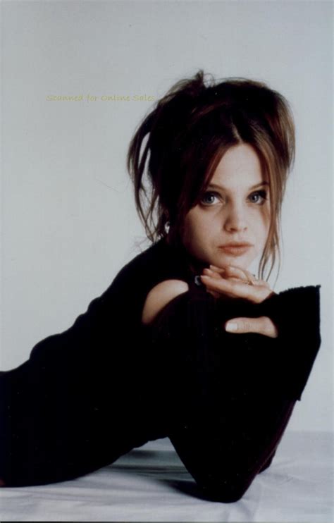 Mena Suvari Bob