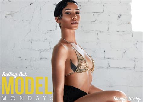 5 Sexy New Daphnique Springs Bikini Pics