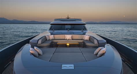 AB 120 Yacht Wraith Is an Adrenaline Rush: Megayacht News Onboard ...
