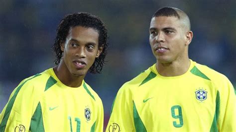 Fortuna De Ronaldinho Gaúcho é Comparada Com A De Ronaldo Fenômeno