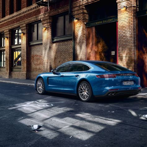 2932x2932 Porsche Panamera Blue Ipad Pro Retina Display Hd 4k