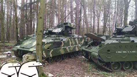 Oh Noo Bradley M2 Ifvs With Distinct Ukrainian Camo Pattern 9gag