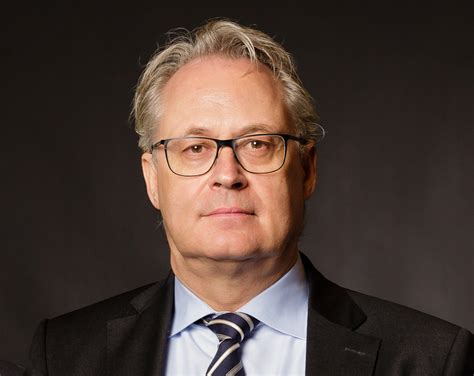 Boskalis Strengthens Offshore Cable Installation Position Through