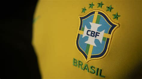 Camisa Vermelha Da Seleção Tem Forte Rejeição Nas Redes Aponta