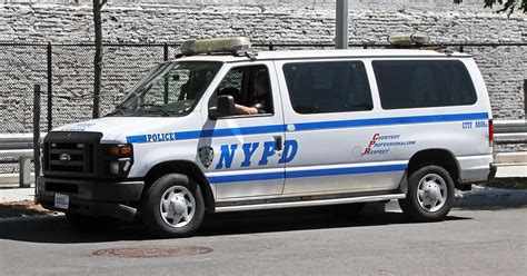 Filenypd Police Van 27860397846 Wikimedia Commons