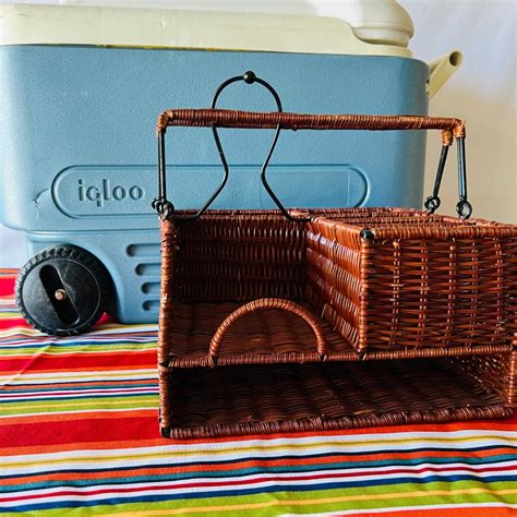 Igloo Cooler And Picnic Basket Br1 Jm