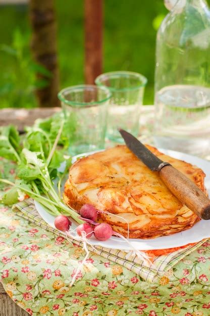 Premium Photo Layered Potato Bake