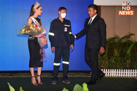 Anna Sueangam Iams Feet