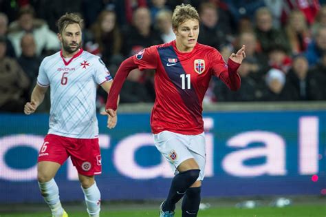 Martin Odegaard Says Cristiano Ronaldo Is The Best And Is Helping Him