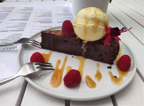 Астрологи назвали три знаки Зодіаку які на початку серпня отримають вигідну пропозицію Вона