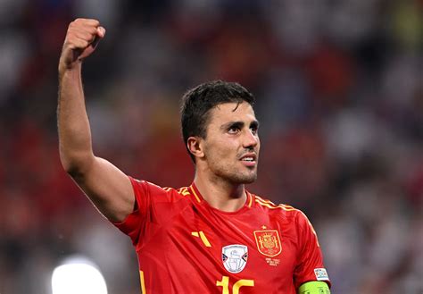 Rodri Says ‘unbelievable Barcelona Player Can Now Achieve Whatever He Wants Yahoo Sports
