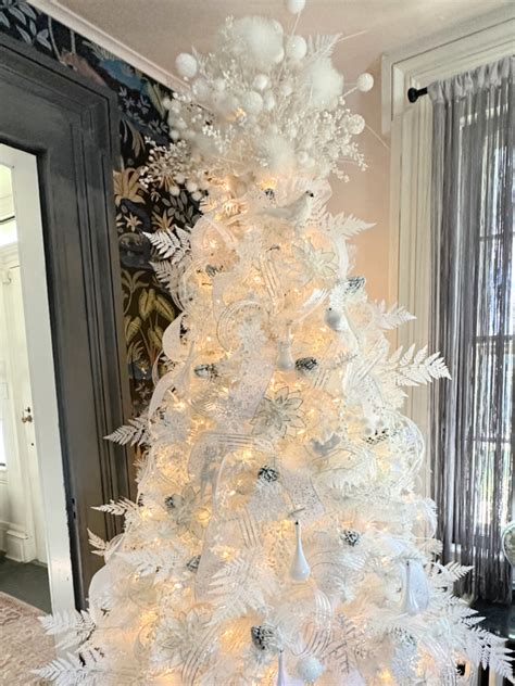 How To Design And Decorate An All White Christmas Tree Farmhouse 1820