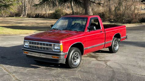Chevys Most Overlooked Pickup Truck Is A 90s Dune Crawler