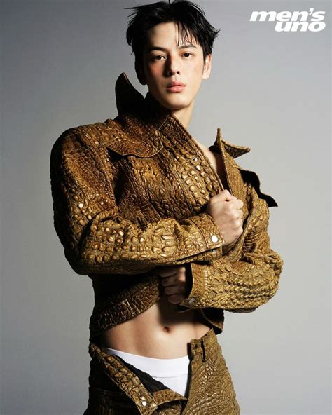 Mens Uno Magazine 2025 March Issue ️🐇 Male Chinese Model Reference